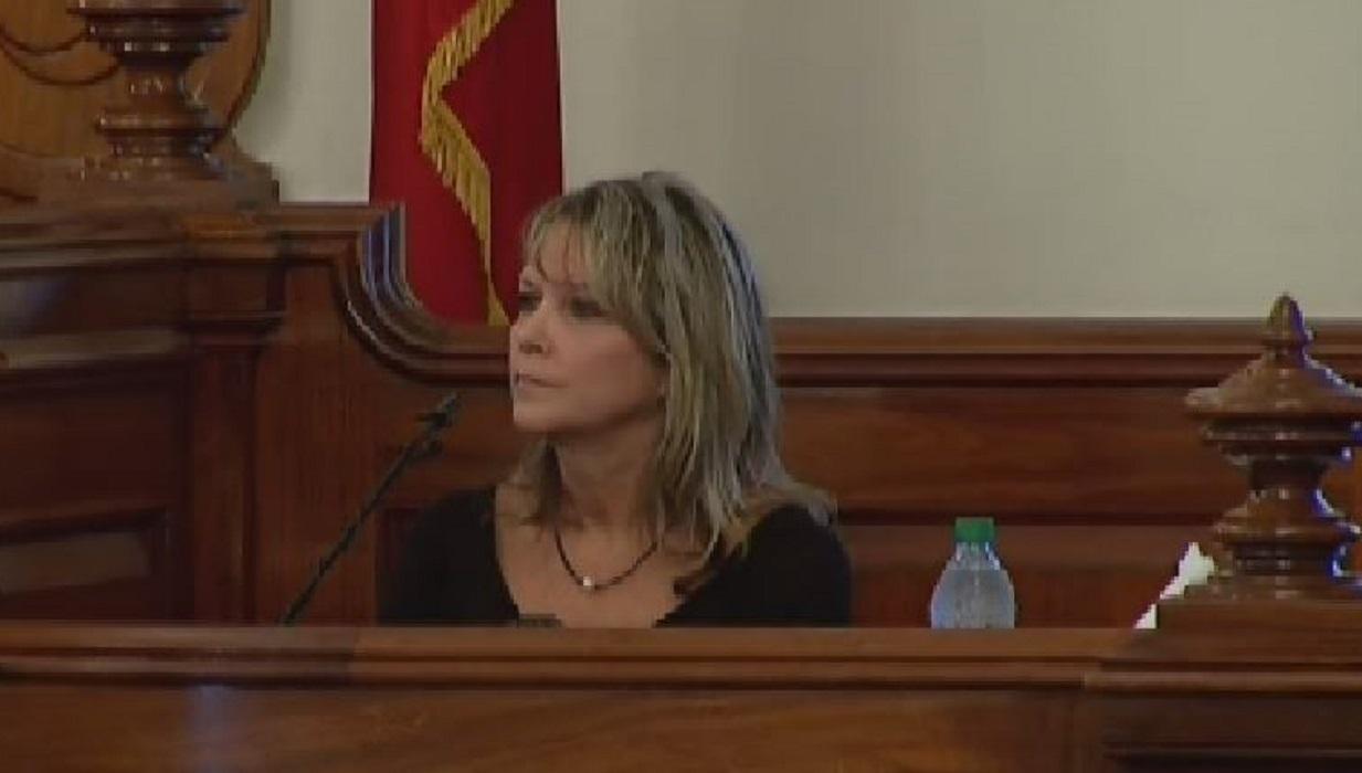 Sobbing, Holly Bobo's mom collapses during first day of murder trial ...