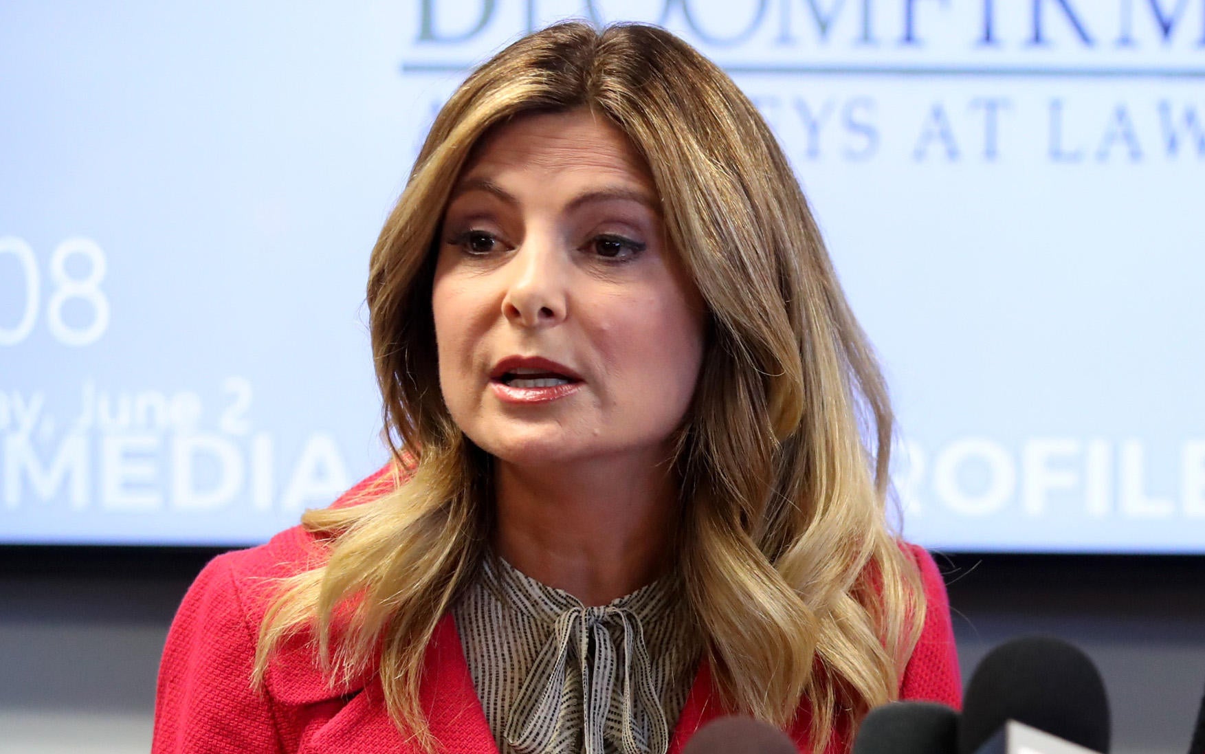 Lisa Bloom resigns as Harvey Weinstein's lawyer as scandal fallout ...