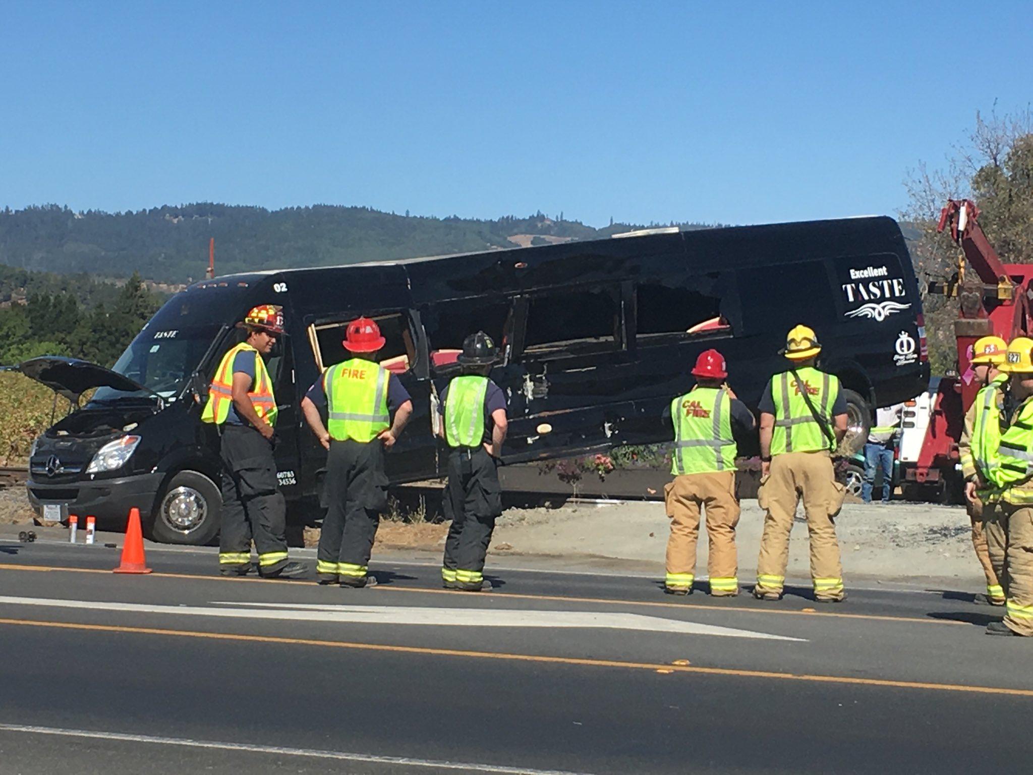 Wine train collides with limo in Napa, authorities say - CBS News
