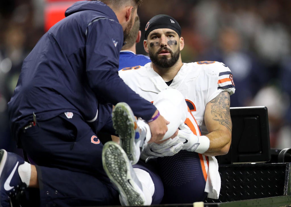 Bears tight end Zach Miller suffers gruesome leg injury - CBS News