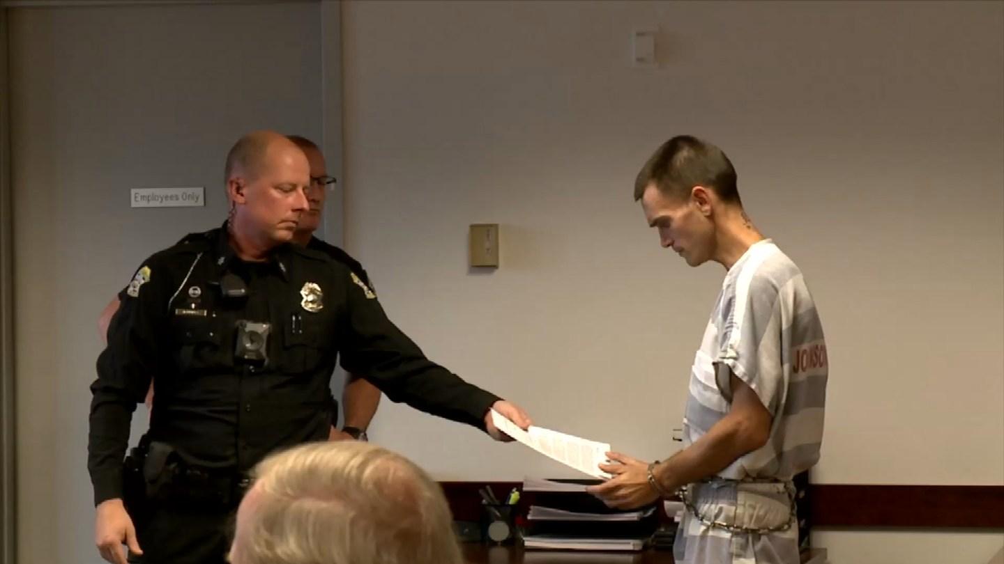 Records: Man took photos with dead wife, then dismembered body in front ...