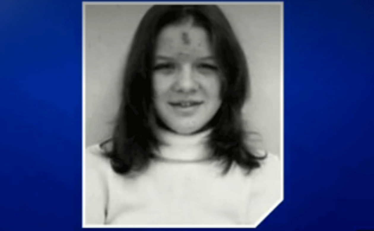 Persistent cold case detective solves teen's 1979 slaying - CBS News