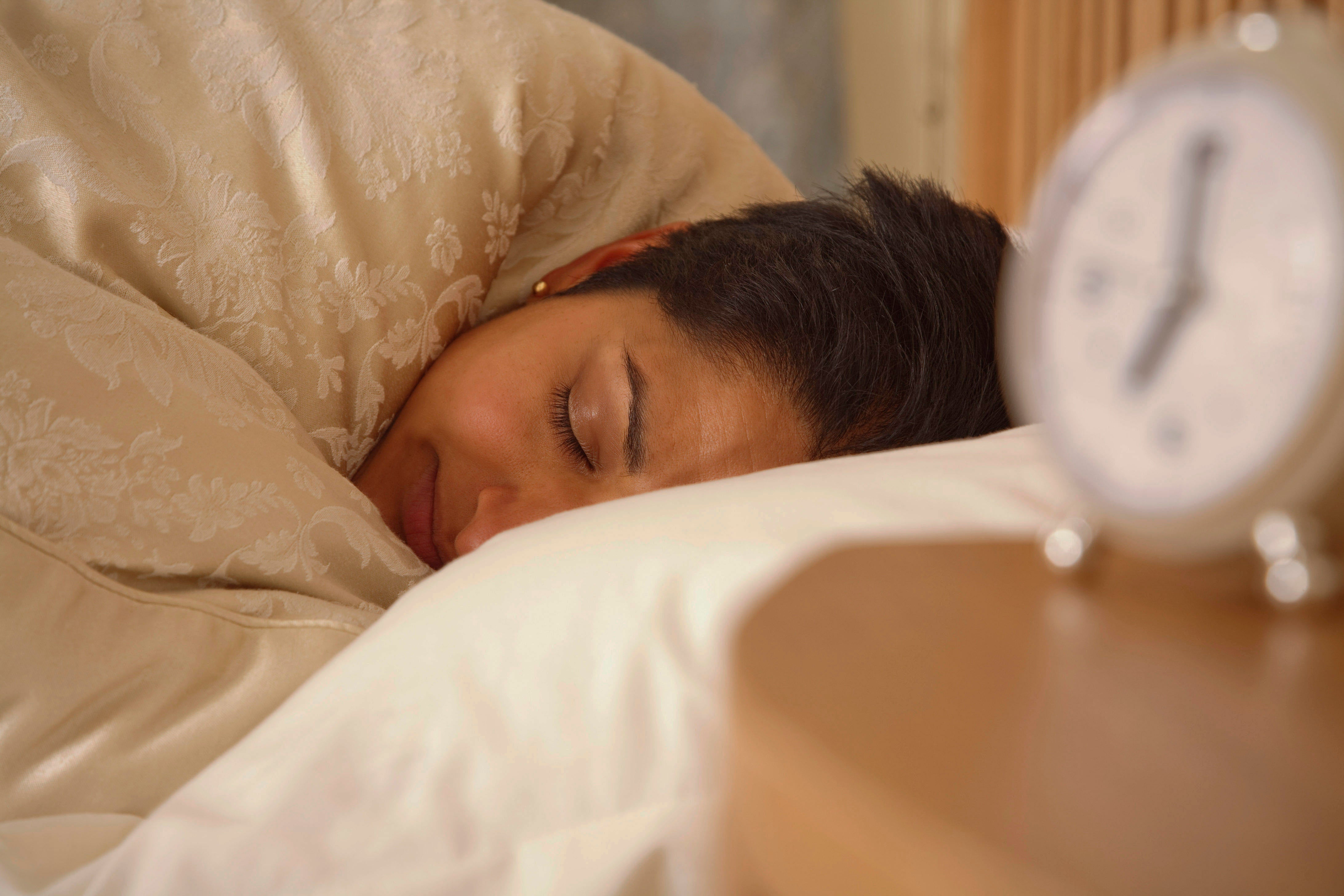 Can you make up for lost sleep on the weekend? - CBS News