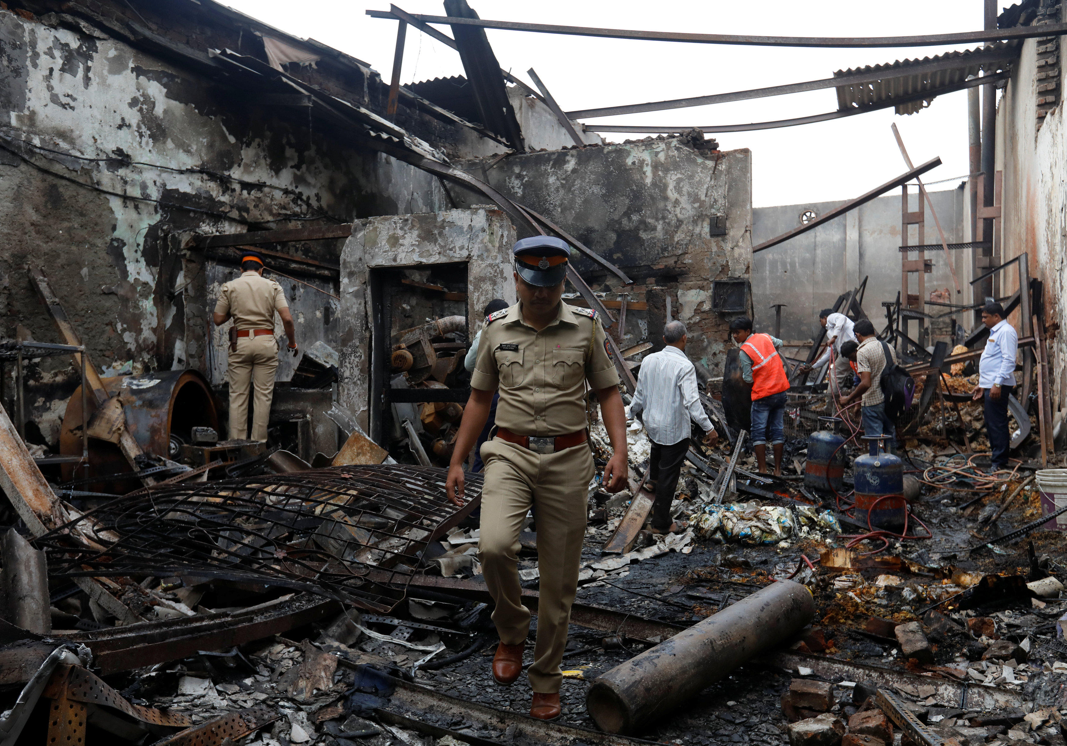 India farsan snack shop fire in Mumbai leaves dozen sleeping workers ...