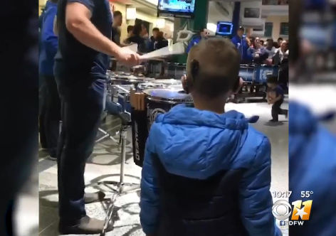 Deaf boy hears live music for first time at Dallas Mavericks game - CBS ...