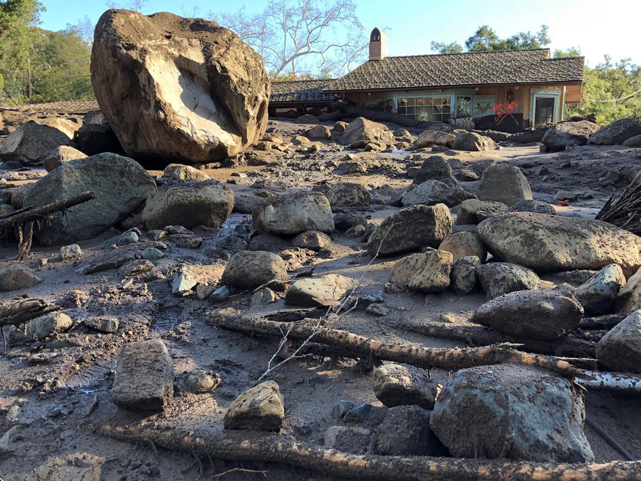 California mudslide response turns from rescue to recovery - CBS News