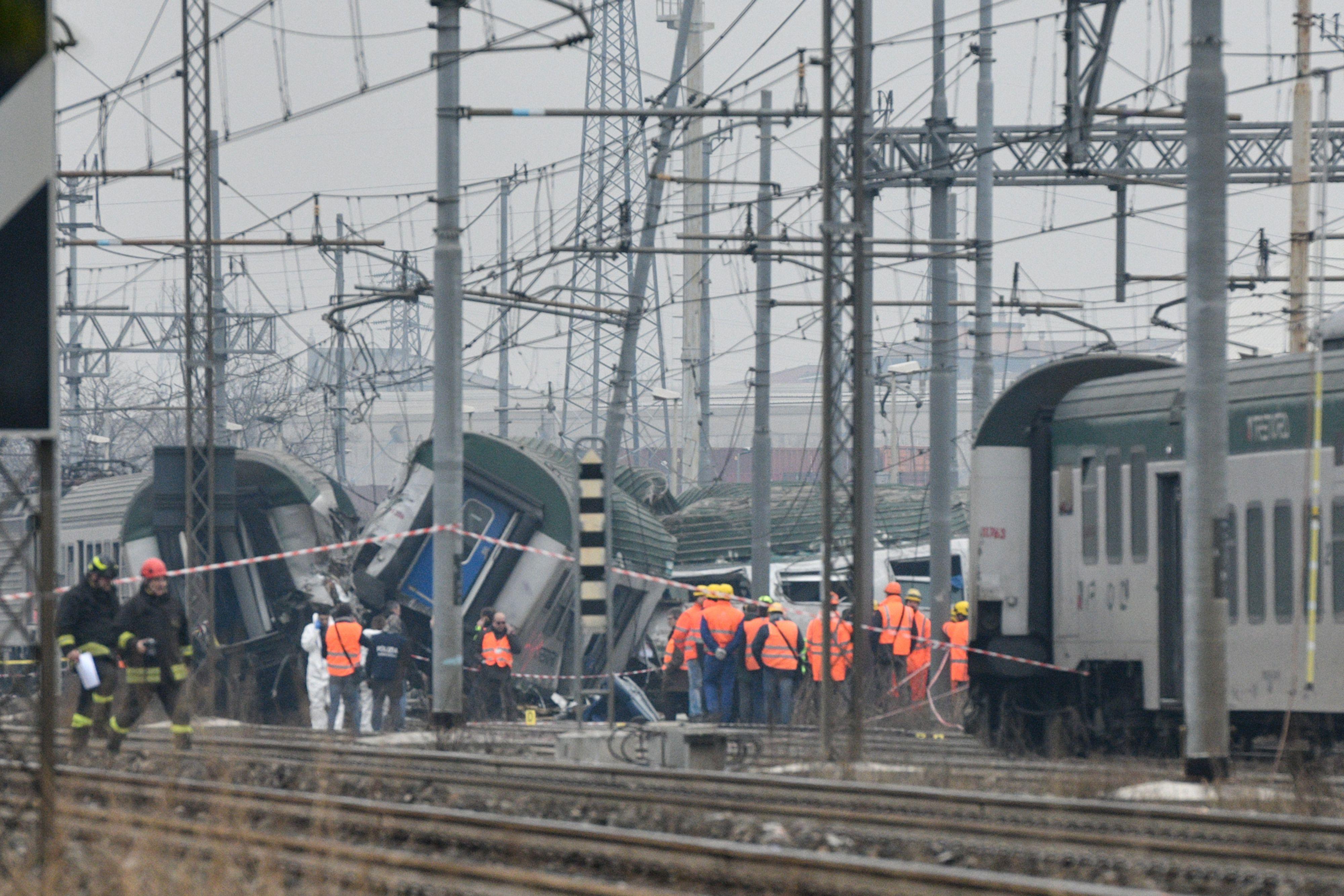 Italy train crash today: Milan commuter train derailed near Pioltello ...