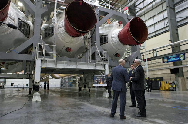 Space Council acts to streamline regulations, encourage commercial ...