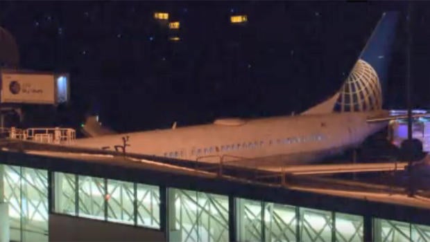 United Airlines plane blows tire on takeoff, keeps going, lands safely ...