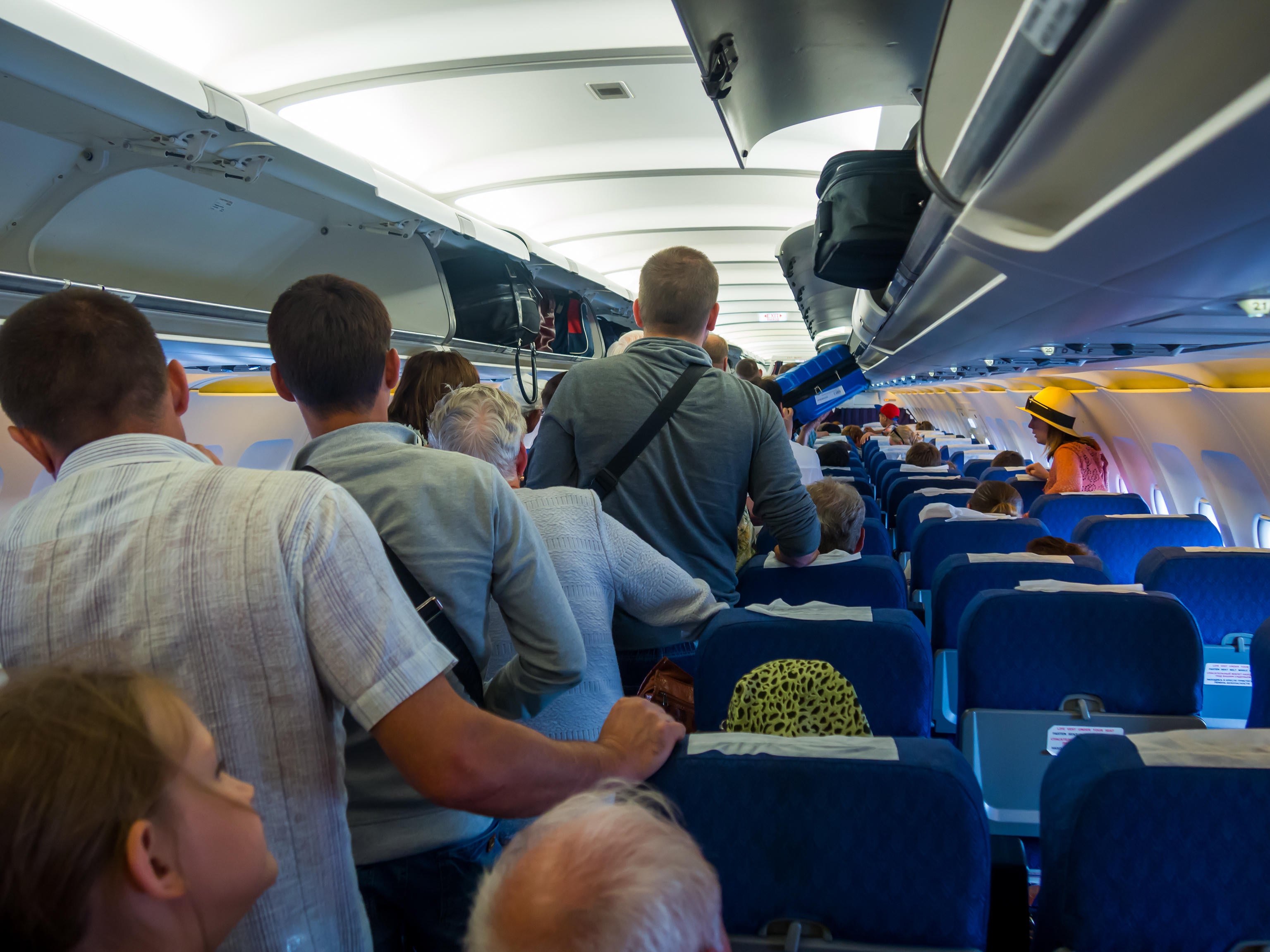 When does a sick passenger on a plane pose a health risk? - CBS News