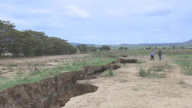 A giant crack in Kenya opens up, but what's causing it? - CBS News