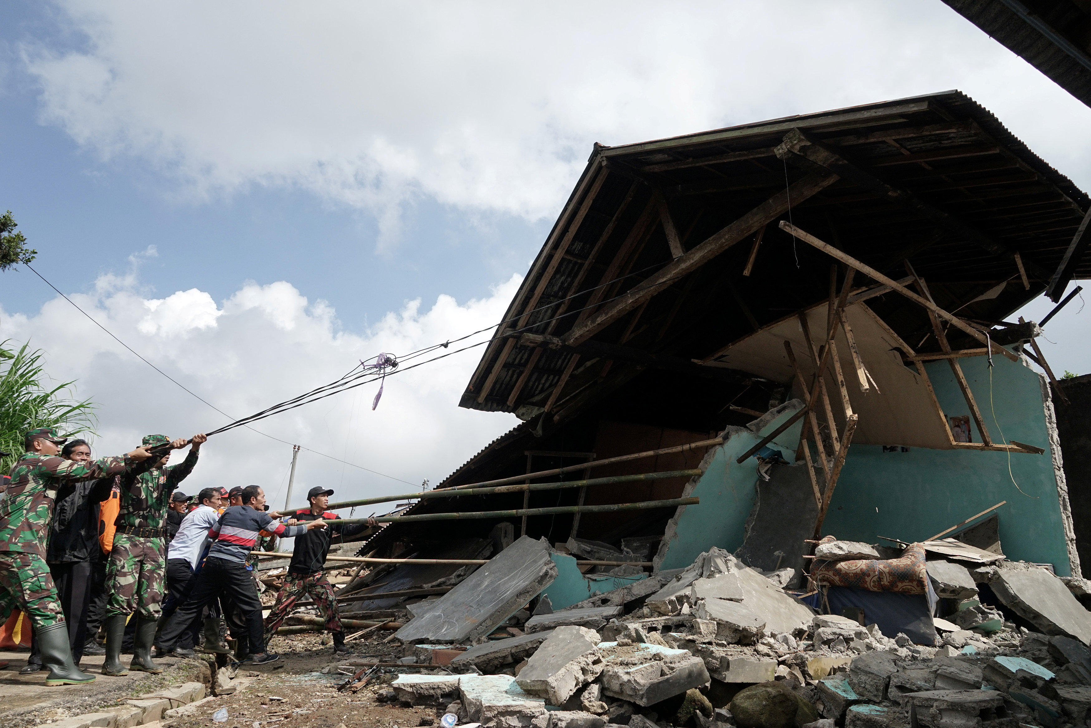 Earthquake in Indonesia kills people, topples homes in Java - CBS News