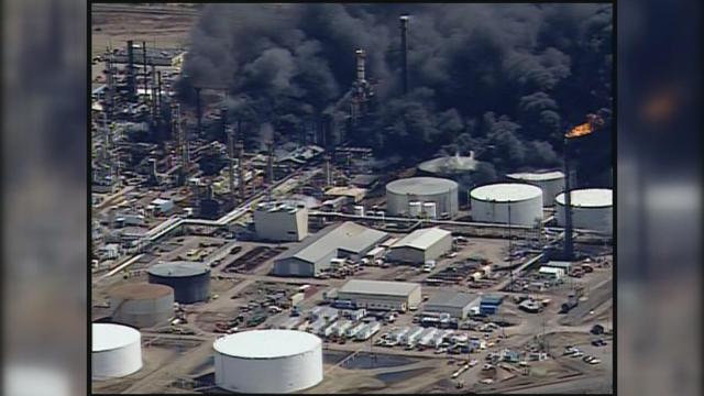 Superior, Wisconsin explosion: Blast rocks Husky Energy oil refinery in ...