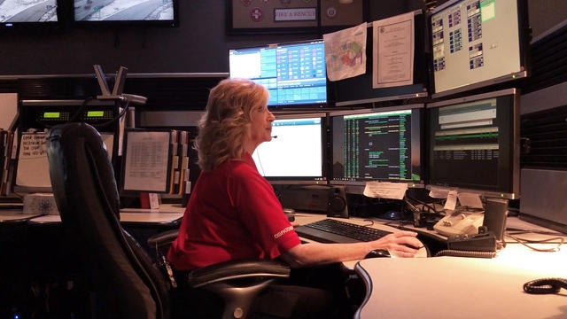 "My neck's bleeding": Young mom's gruesome injury confounds first ...