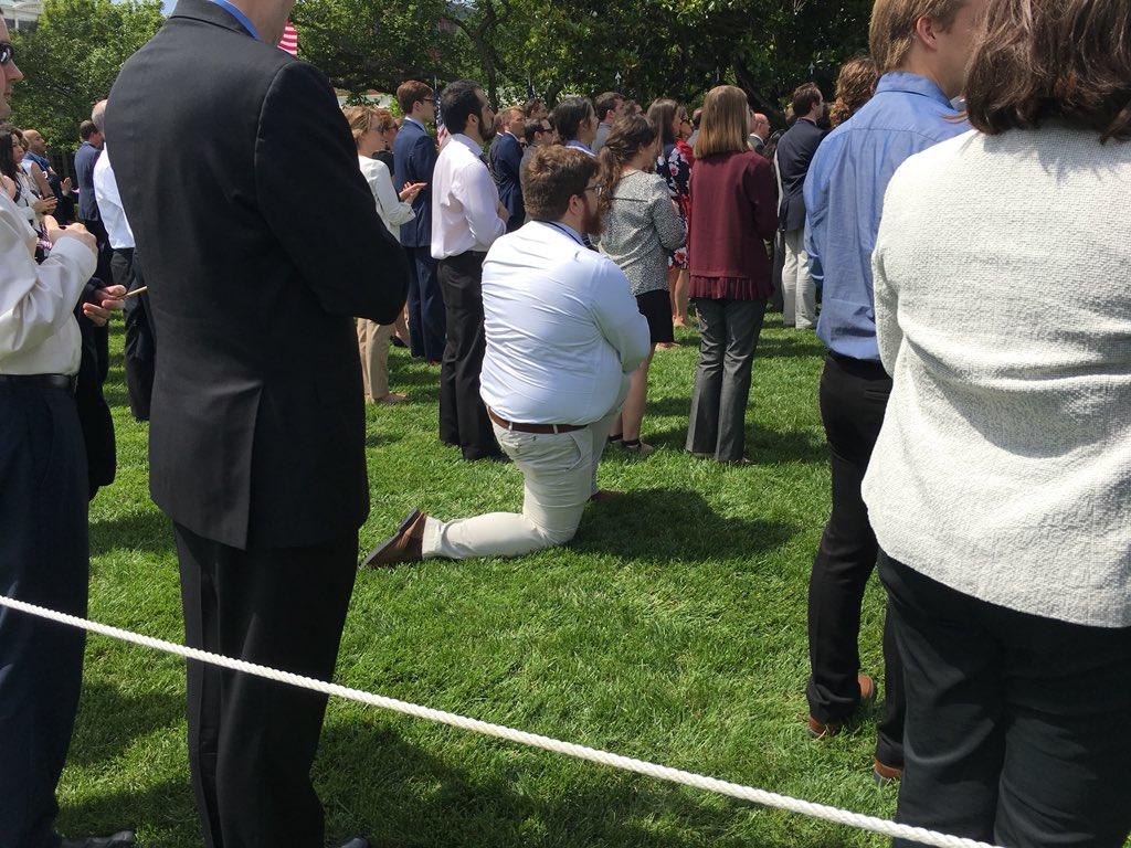 Man takes a knee during White House celebration for national anthem ...