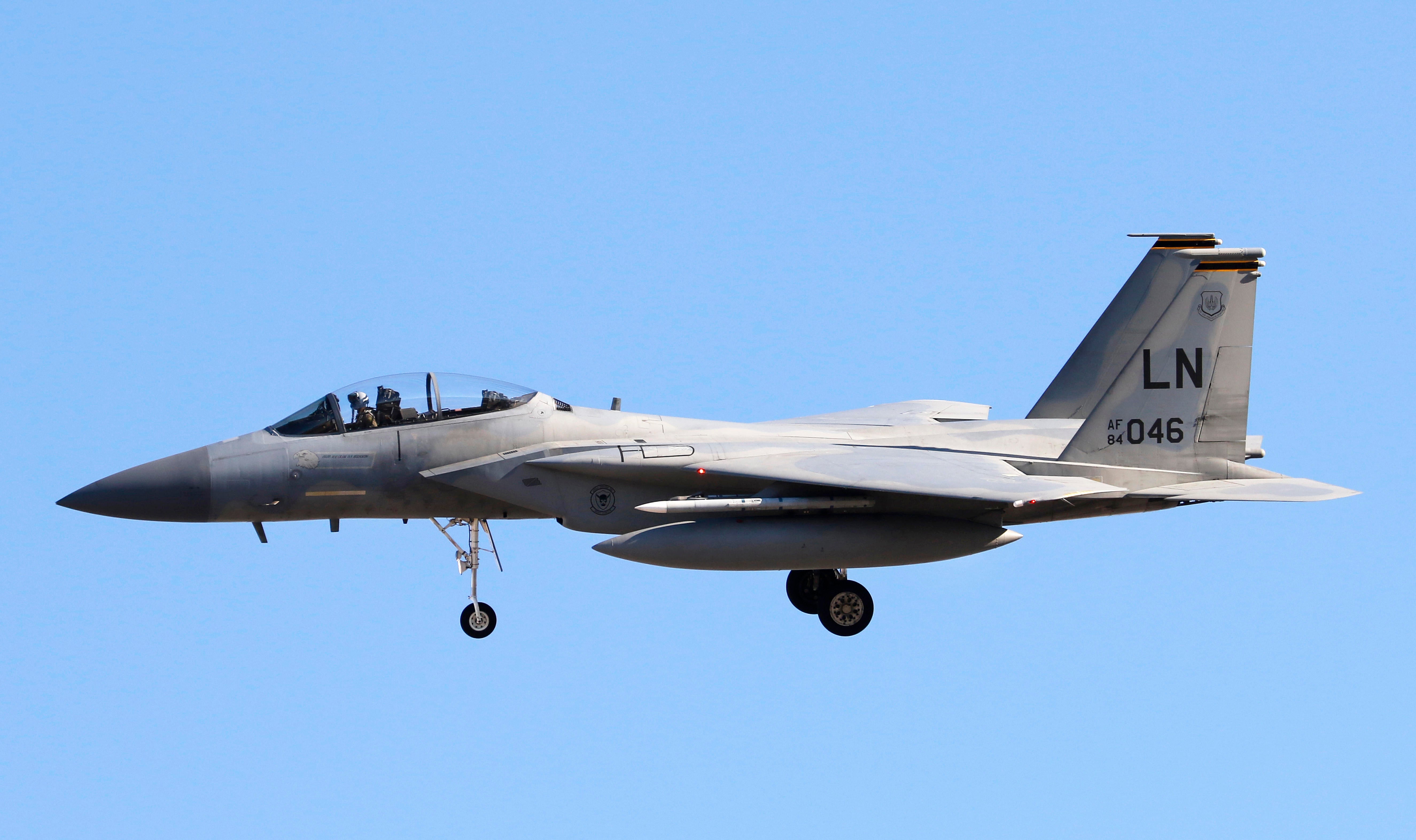 U.S. F-15C fighter jet crashes off Japan's Okinawa - CBS News