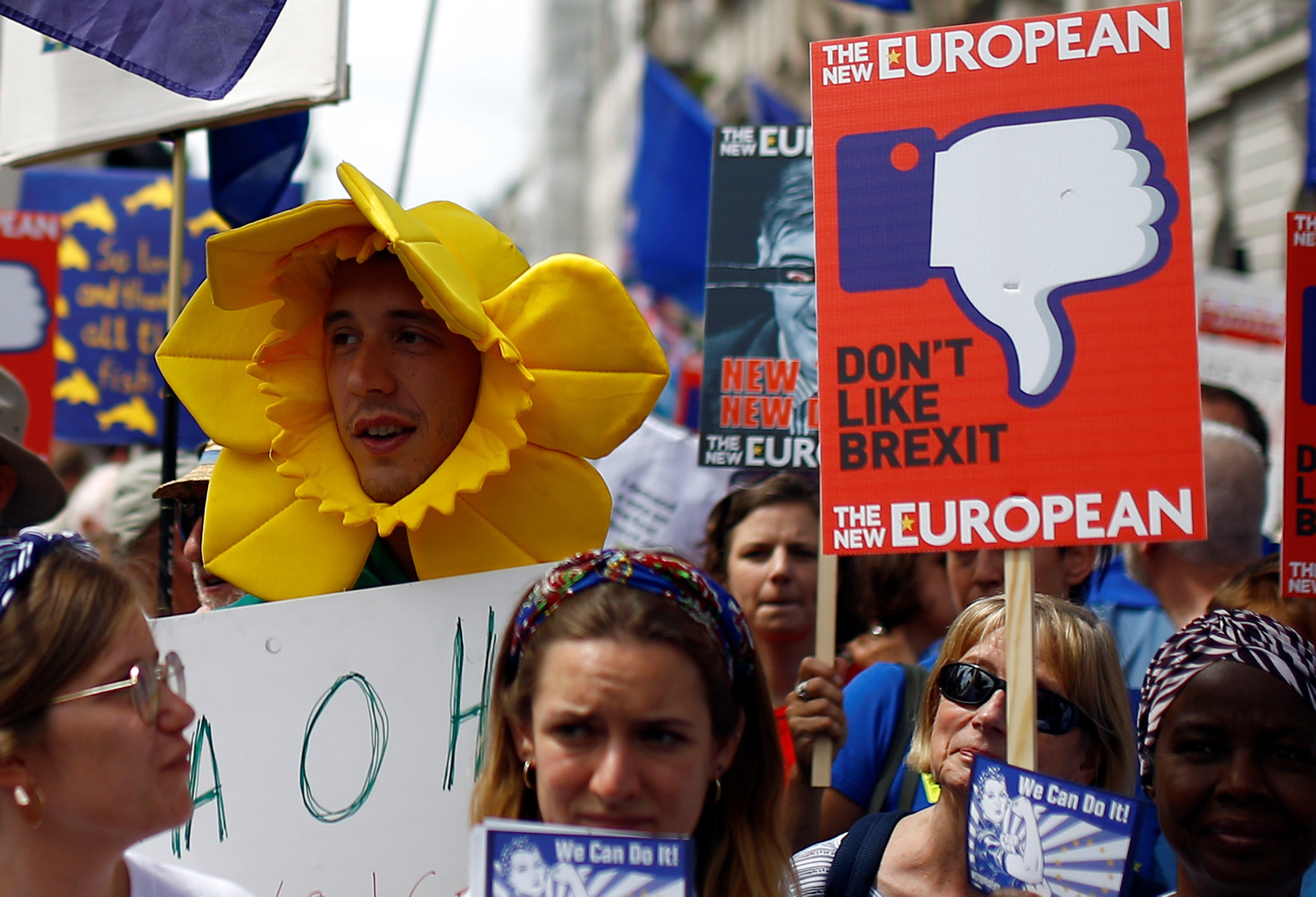 Tens of thousands anti-Brexit protesters march in London, demand new ...