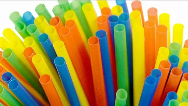 Seattle bans straws and utensils made of plastic - CBS News
