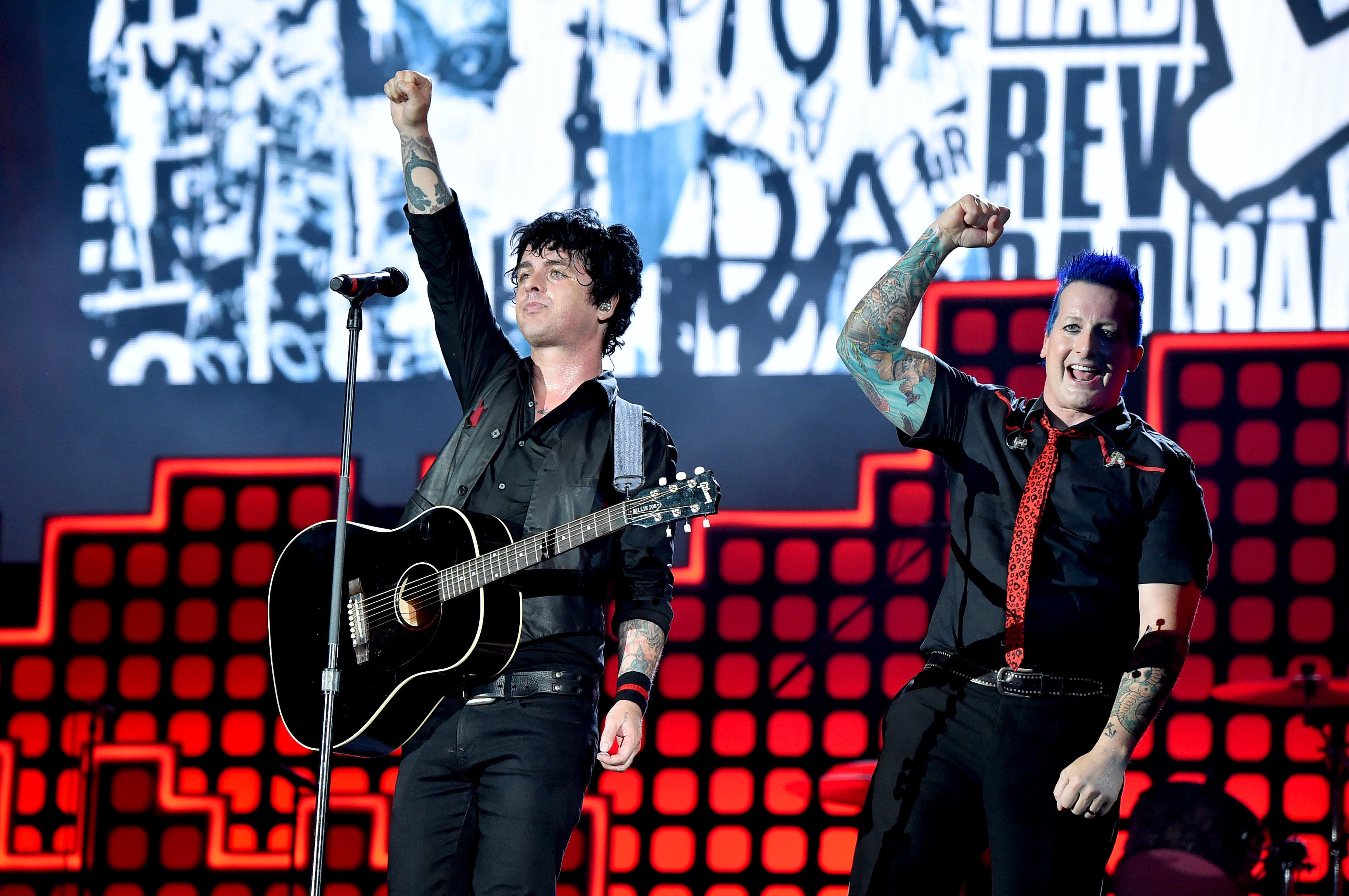 Social media campaign pushes sales of Green Day's "American Idiot ...