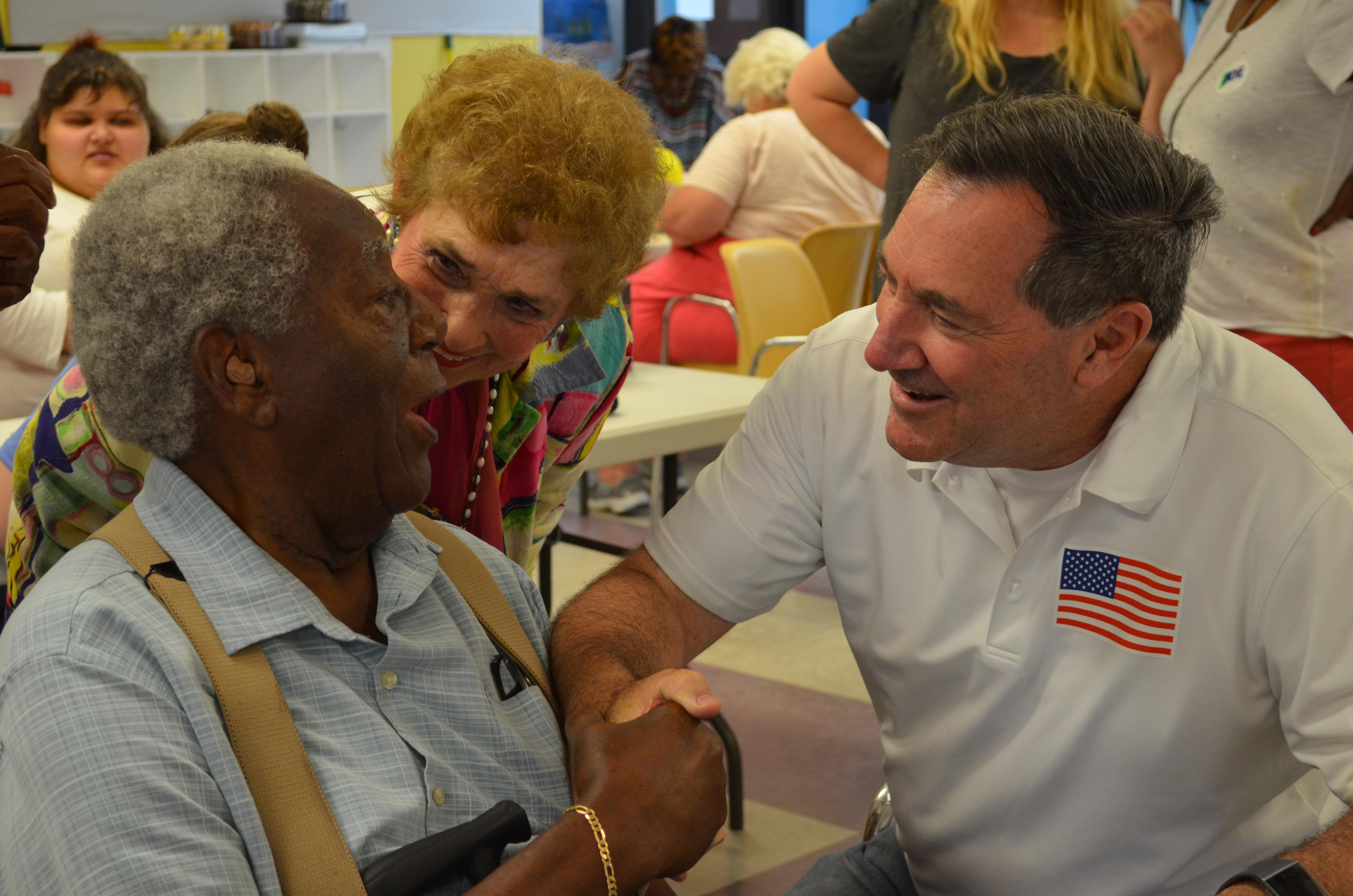 Joe Donnelly promotes his independent streak on campaign trail - CBS News