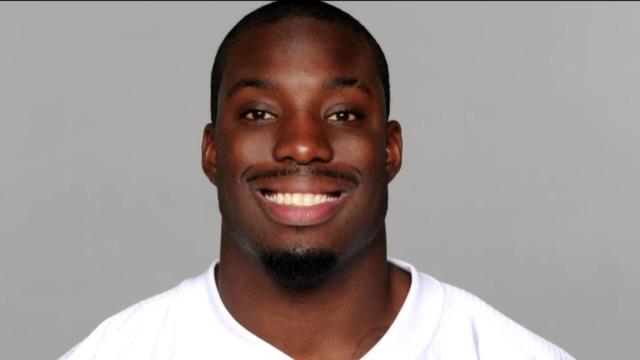 Vontae Davis, Buffalo Bills cornerback, retires during halftime of game ...