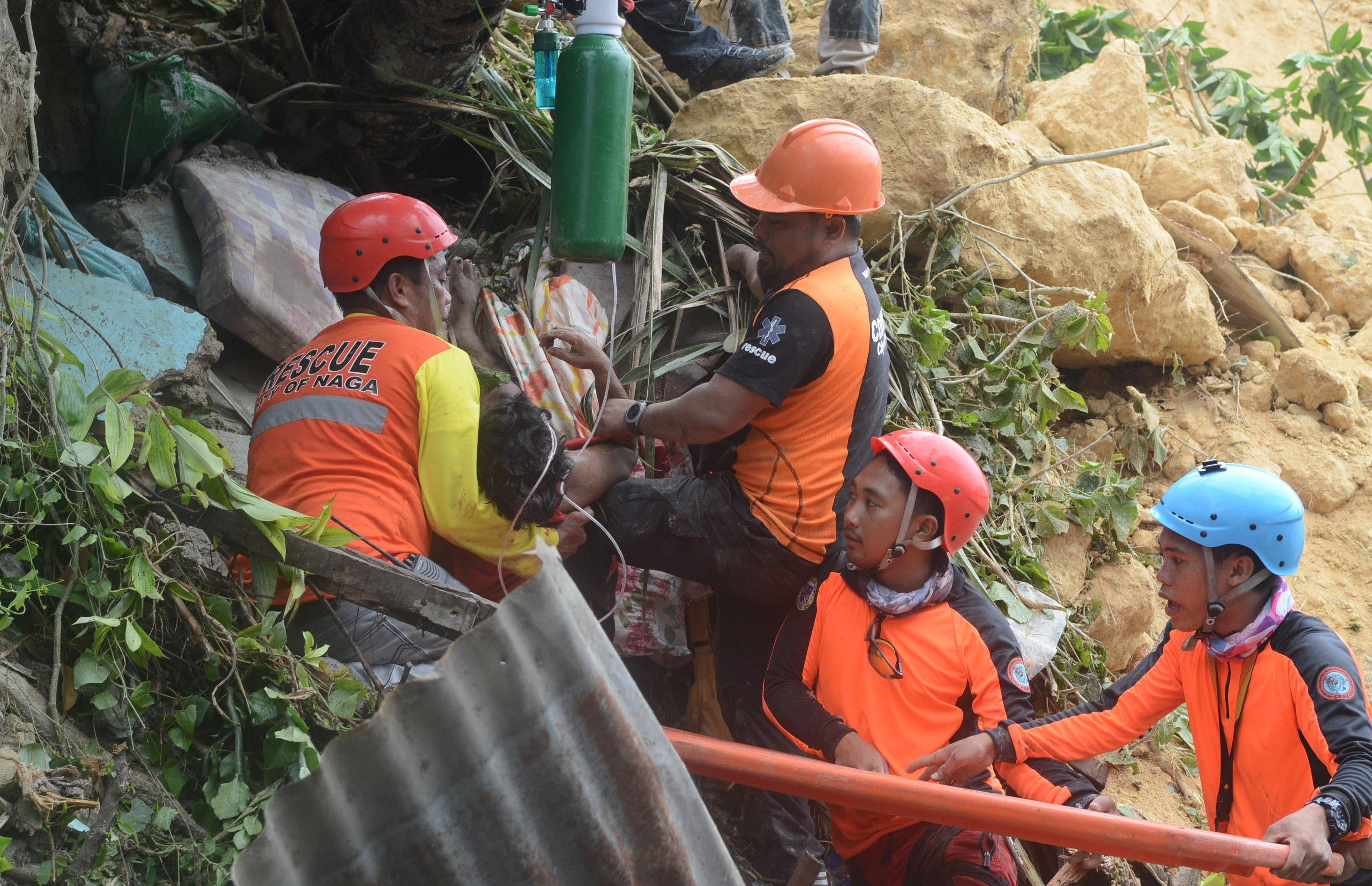 Philippines landslide in Naga leaves scores buried and dead less than ...