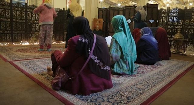 Muslim enclave in U.S. battles suspicion, alleged threats - CBS News