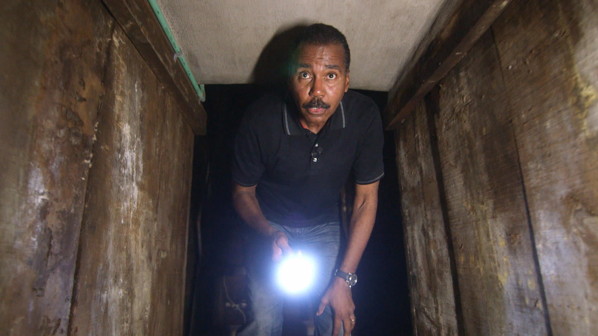 Bill Whitaker, 60 Minutes' subterranean correspondent - CBS News