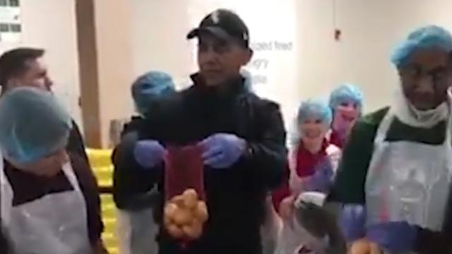 Former President Barack Obama surprises Chicago food bank volunteers ...