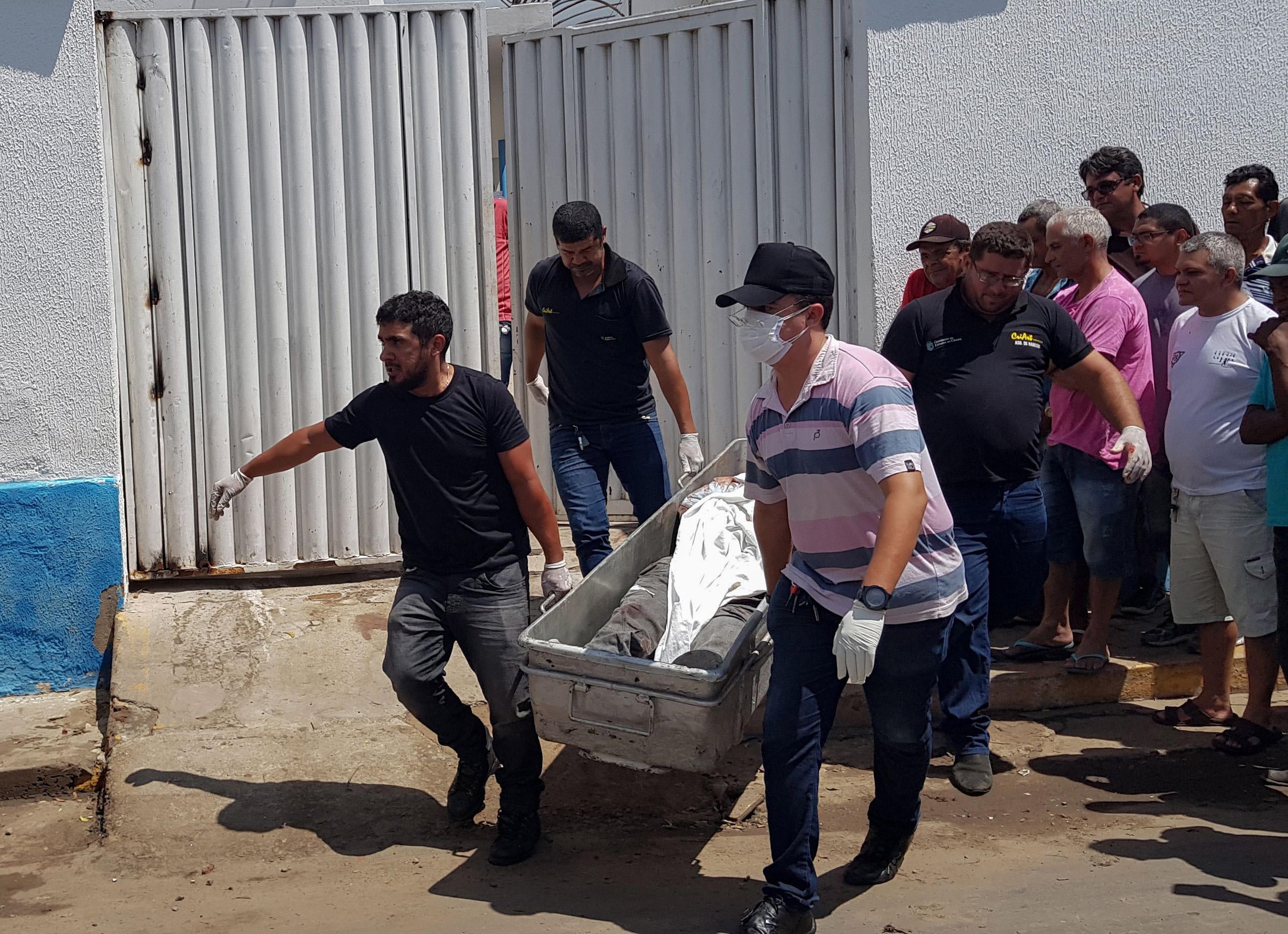 Bank robbery shootout in Brazil today leaves at least 12 dead ...