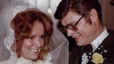 Mysterious poisoning of Navy Lt. Lee Hartley leads to one of NCIS' most ...