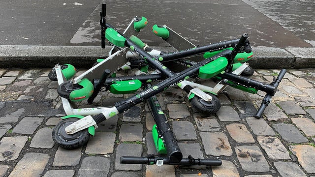 Injuries from e-bikes and e-scooters spiked again last year, CPSC finds - CBS News
