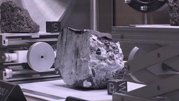 Moon rock: Single grain of moon dust from Apollo 17 mission holds ...