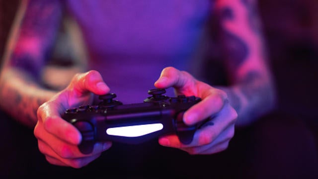 Do video games cause violence: Expert says playing violent video games ...