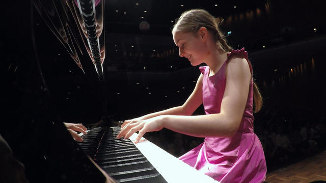 Alma Deutscher: The prodigy whose "first language" is Mozart - 60 ...
