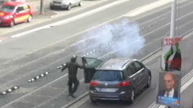 Synagogue shooting: Video showing deadly shooting near synagogue on Yom ...