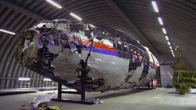 Reconstruction of MH17 reveals final moments of doomed flight - 60 ...