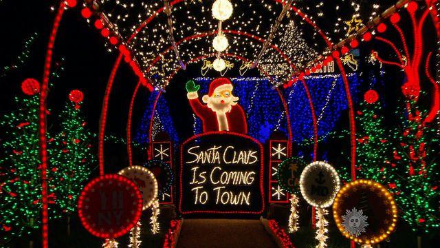 Almanac: 1st electric Christmas lights - CBS News