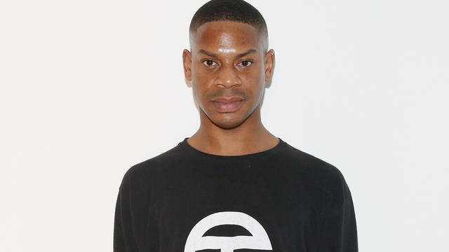 Telfar Clemens is creating his own fashion playbook - CBS News