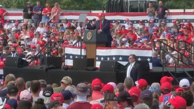 Rapper Lil Wayne meets Trump and praises his "Platinum Plan" to help ...