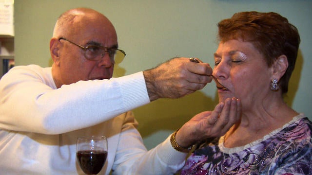 Couple's love strengthened by challenge of Alzheimer's - CBS News
