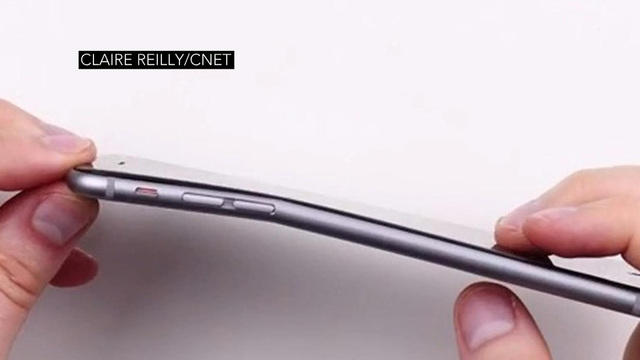iPhone 6 Plus can bend in your pocket - CBS News