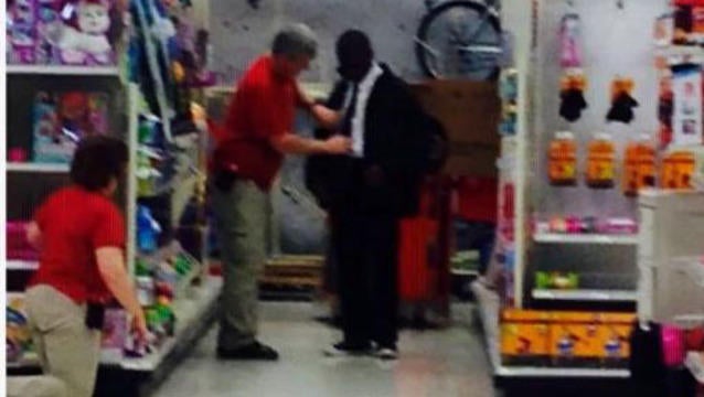 Target employee's good deed goes viral - CBS News