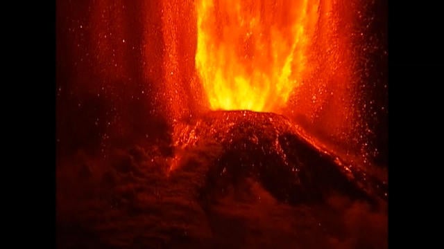 Chile's Villarica volcano erupts, shooting lava into the sky - CBS News