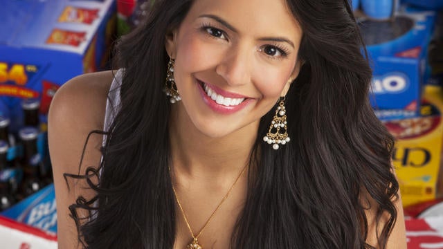 Vani Hari sounds the alarm for changing the food industry - CBS News