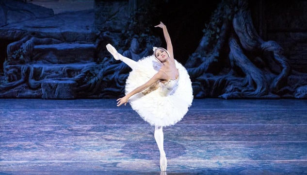 Misty Copeland, a tour de force, breaks ballet barrier - CBS News