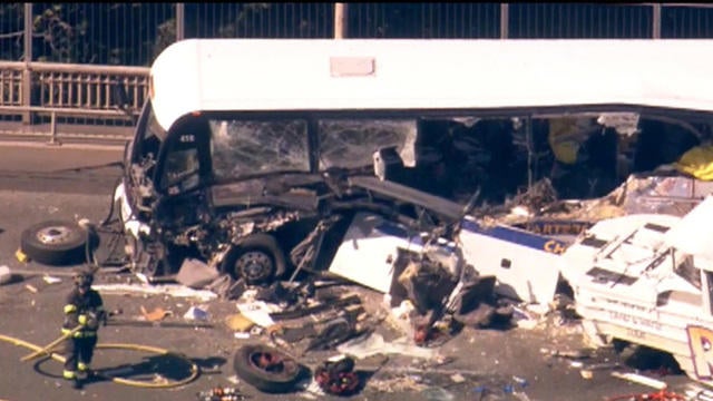 Seattle "duck boat" vehicle, charter bus crash in Washington state ...