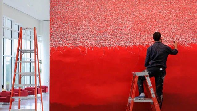 Artist José Parlá reaches new heights - CBS News