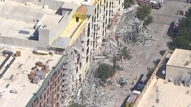 Houston scaffolding collapse: Workers trapped - CBS News