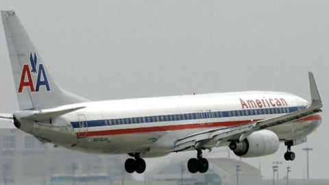 American Airlines pilot dies mid-flight - CBS News